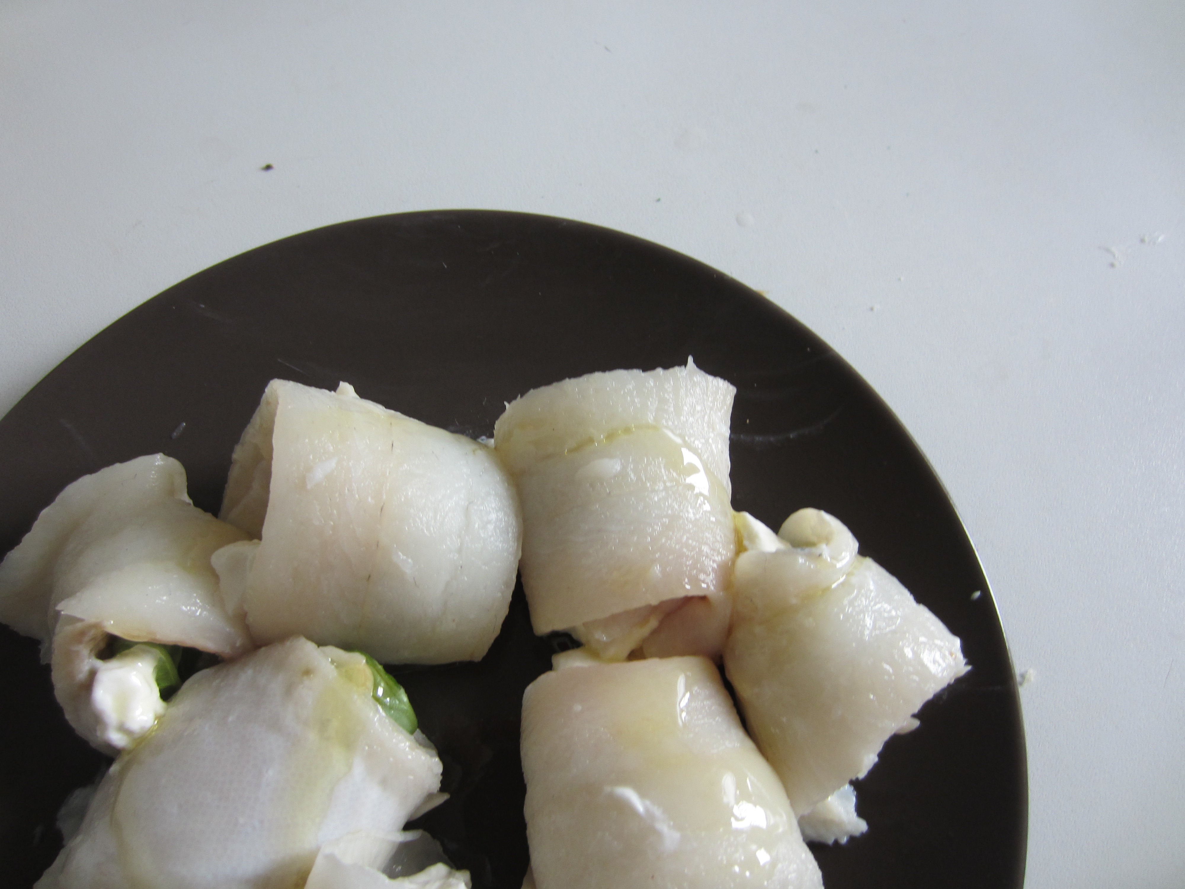 FISH FILLET ROLLS WITH RICOTTA CHEESE, BASIL AND ANCHOVIES | Easy ...